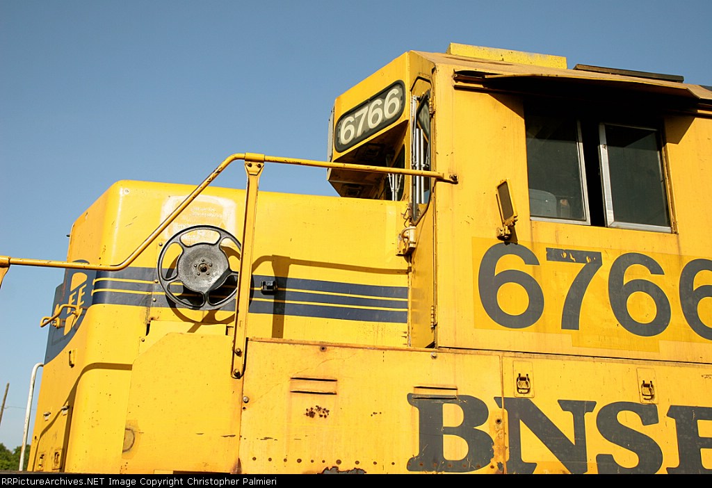 BNSF 6766